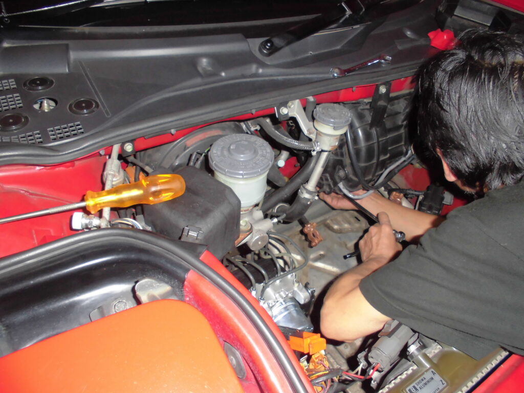 NSX ABS モジュレーター取り付け(前編)